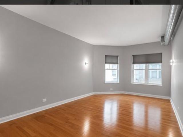 2 Br, 1 bath, Condo 1153 W Lunt