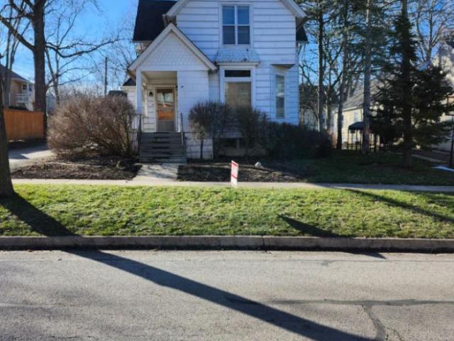 2 Br, 1 bath, Condo 115 No 5th St St Charles