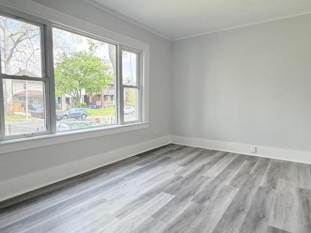 2 Br, 1 bath, Condo 1165 Howard Ave