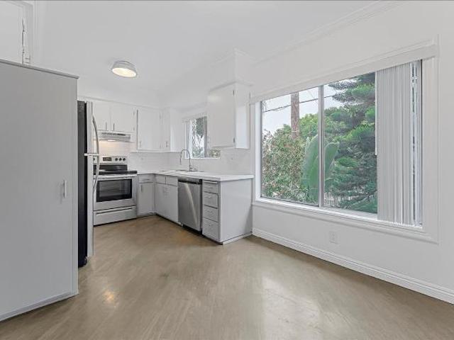 2 Br, 1 bath, Condo 11661 Erwin Street