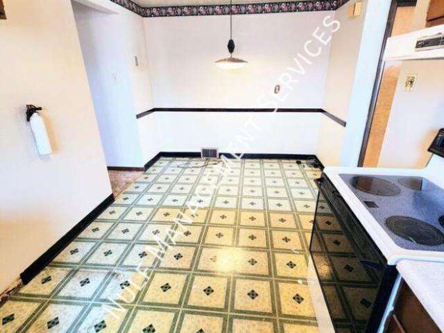 2 Br, 1 bath, Condo 1163 Dohrman Street
