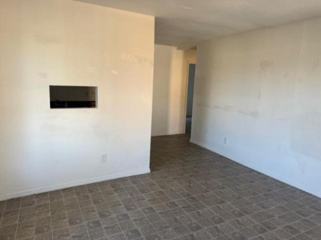 2 Br, 1 bath, Condo 117 119 W Lee St