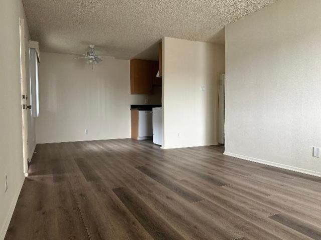 2 Br, 1 bath, Condo 1181 E Hollyvale Street