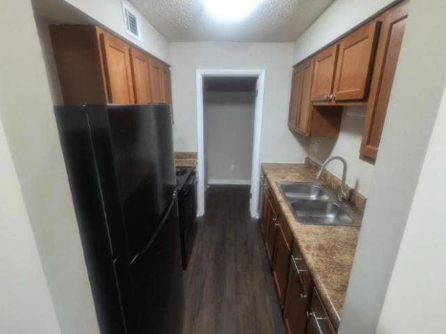 2 Br, 1 bath, Condo 118 Garr Ln