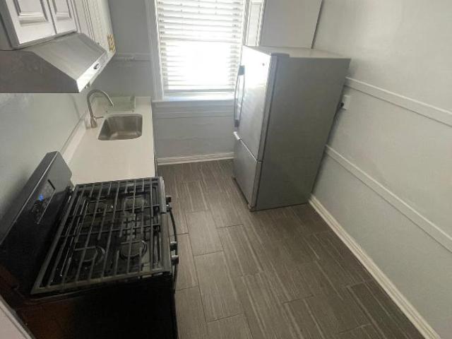 2 Br, 1 bath, Condo 118 S Austin #g