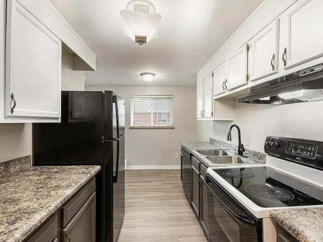 2 Br, 1 bath, Condo 1190 South Allison Street