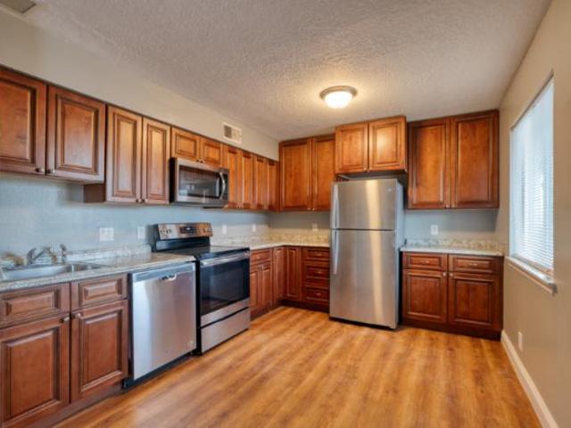 2 Br, 1 bath, Condo 11912 Indian School Rd Ne