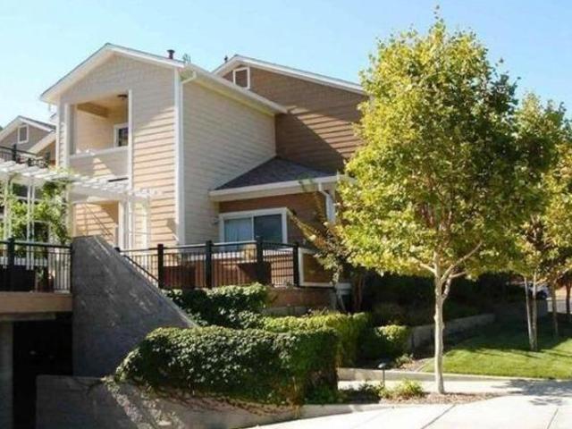 2 Br, 1 bath, Condo 1192 Walker Ave