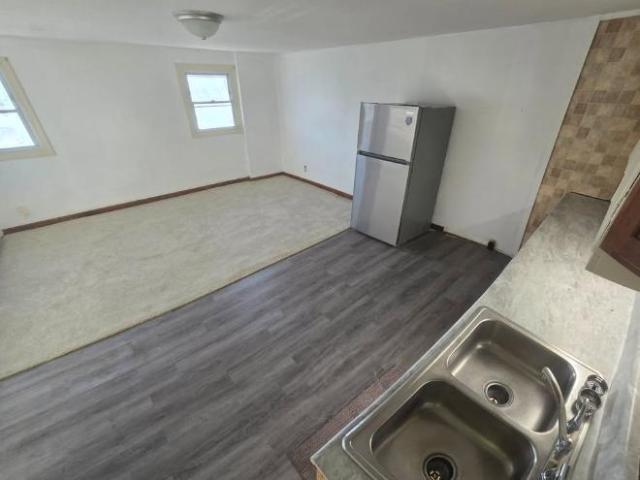 2 Br, 1 bath, Condo 11 Watertown Rd