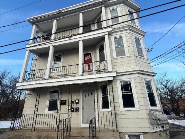 2 Br, 1 bath, Condo 11 Roosevelt St