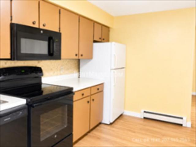2 Br, 1 bath, Condo 11 Stillwater Ave