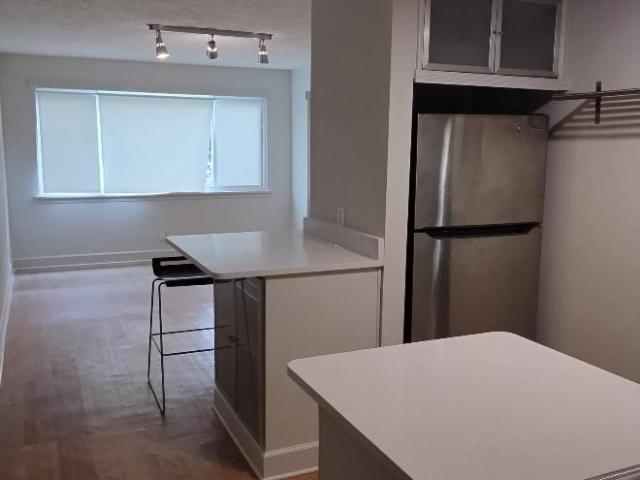 2 Br, 1 bath, Condo 1204 Autrey Street