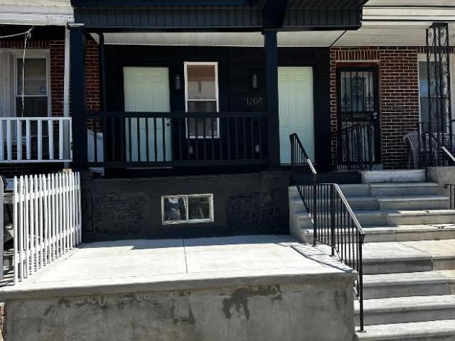 2 Br, 1 bath, Condo 1204 E Stafford St