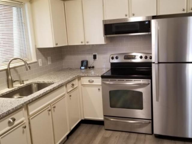 2 Br, 1 bath, Condo 1207 Castle Rock Dr