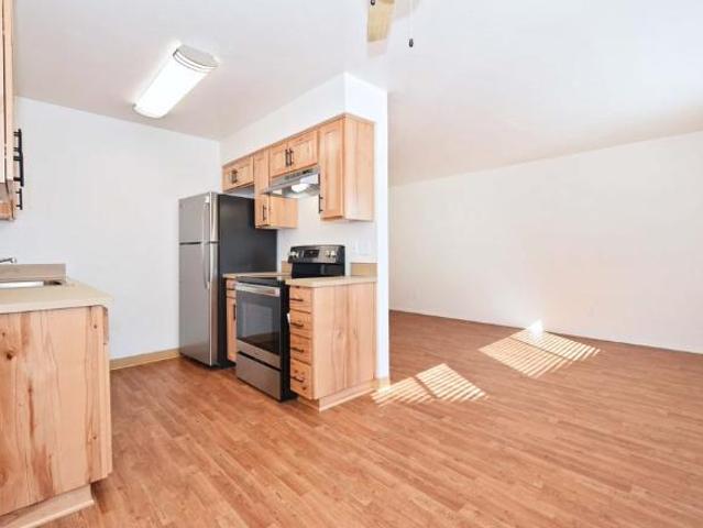 2 Br, 1 bath, Condo 12085 SW 135th Ave
