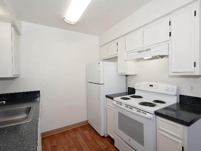 2 Br, 1 bath, Condo 12085 SW 135th Ave
