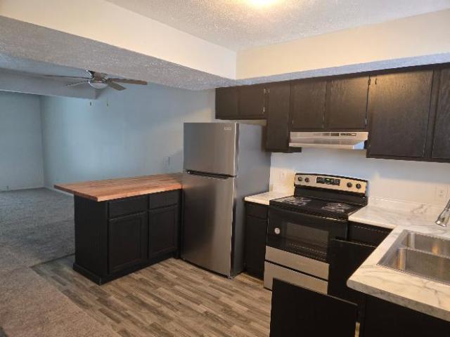 2 Br, 1 bath, Condo 1200 N Main Street