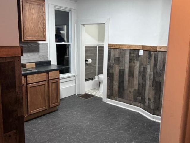 2 Br, 1 bath, Condo 1201 7th Ave