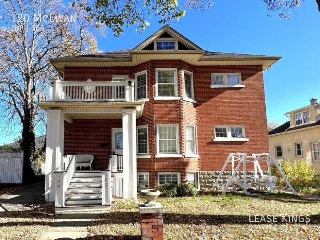 2 Br, 1 bath, Condo 120 Mcewan