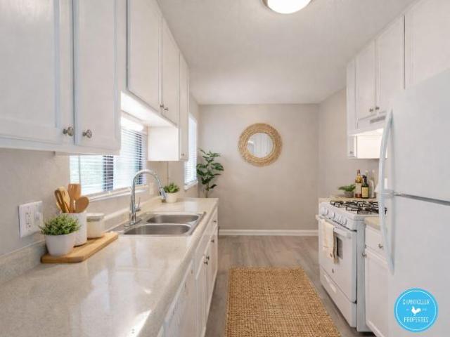 2 Br, 1 bath, Condo 120 Rectory St