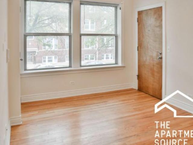 2 Br, 1 bath, Condo 1210 West Waveland Ave