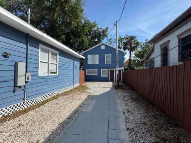 2 Br, 1 bath, Condo 1211 E 18th Ave