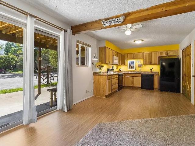 2 Br, 1 bath, Condo 1212 Avenida Del Sol