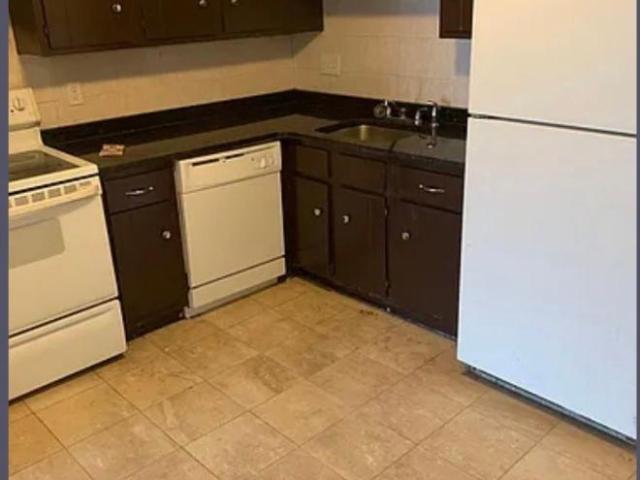 2 Br, 1 bath, Condo 121 Whipple St