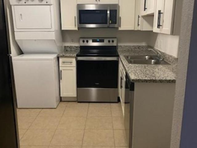 2 Br, 1 bath, Condo 1224 S Smith Rd