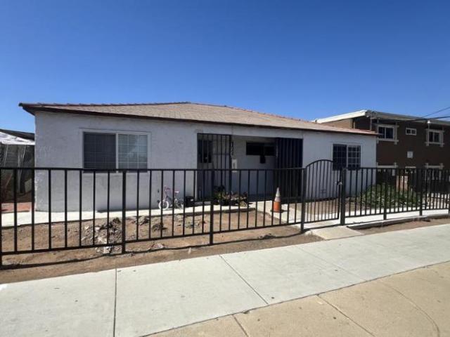 2 Br, 1 bath, Condo 1227 18th St
