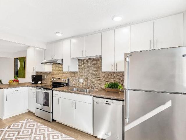 2 Br, 1 bath, Condo 1220 Wadsworth Boulevard
