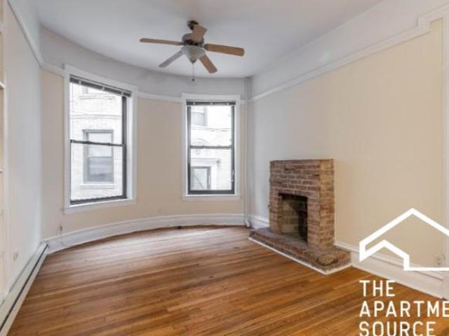2 Br, 1 bath, Condo 1222 N Dearborn St