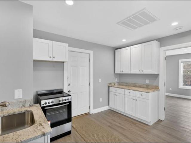 2 Br, 1 bath, Condo 122 Brookside Ave