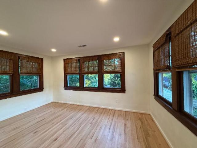 2 Br, 1 bath, Condo 1234 Wasena Ave SW