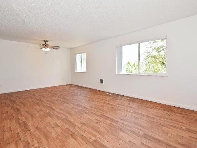 2 Br, 1 bath, Condo 12375 Mt Jefferson Terrace