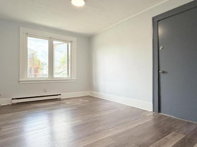 2 Br, 1 bath, Condo 1238 Richmond St