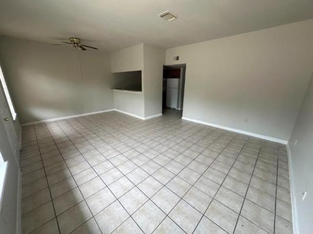 2 Br, 1 bath, Condo 12300 Hodges St