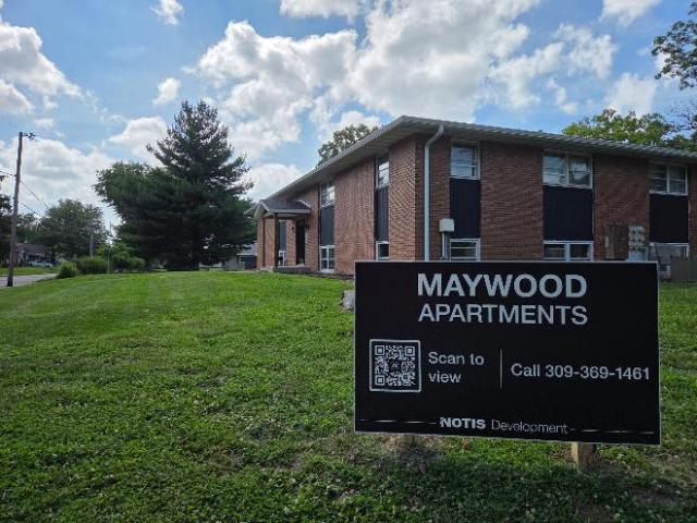 2 Br, 1 bath, Condo 1231 E Maywood Ave