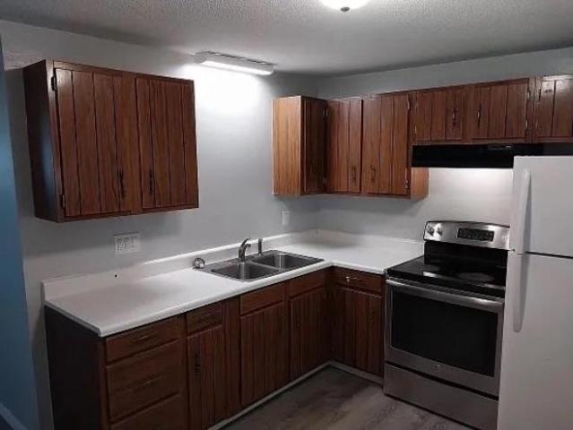 2 Br, 1 bath, Condo 124 Ash St
