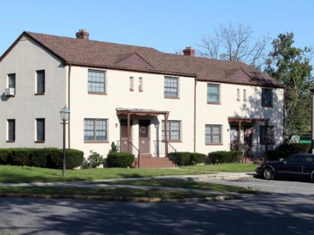 2 Br, 1 bath, Condo 124 Yorke Street