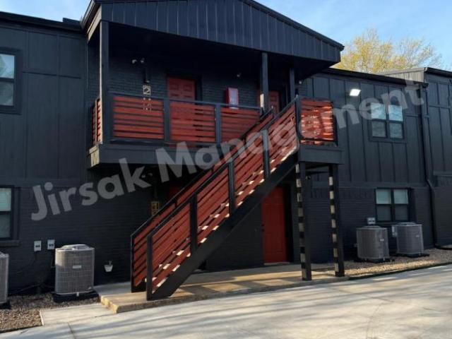 2 Br, 1 bath, Condo 125 13th St SE