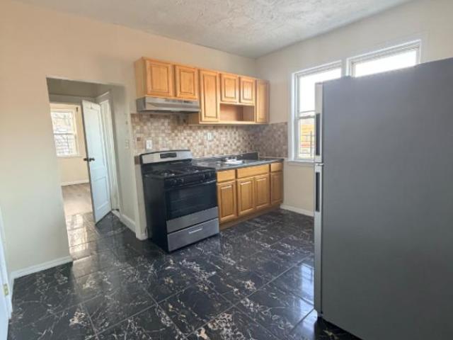 2 Br, 1 bath, Condo 125 Carolina Street