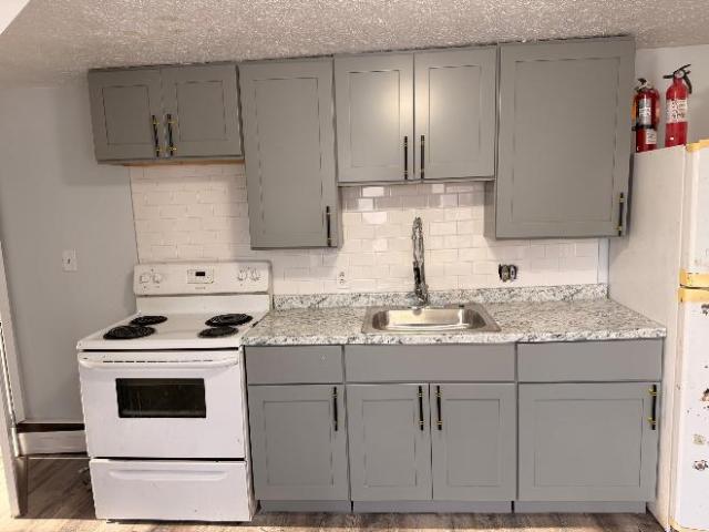 2 Br, 1 bath, Condo 125 Pierce St