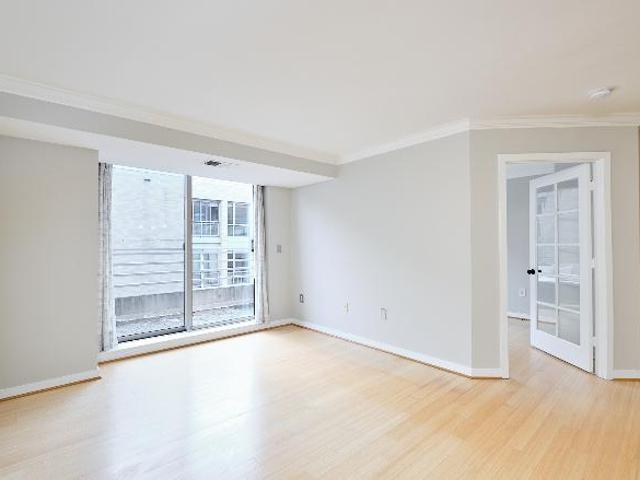 2 Br, 1 bath, Condo 1275 25th St NW