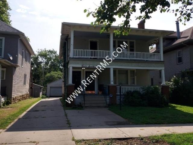 2 Br, 1 bath, Condo 1272 SW Western Ave