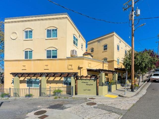 2 Br, 1 bath, Condo 127 Almond St