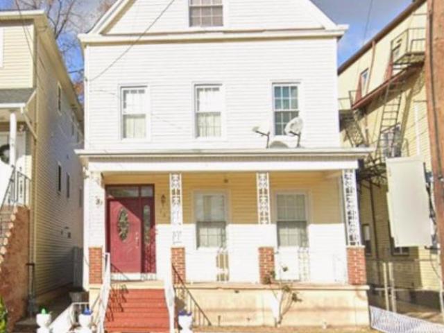 2 Br, 1 bath, Condo 127 Murray St