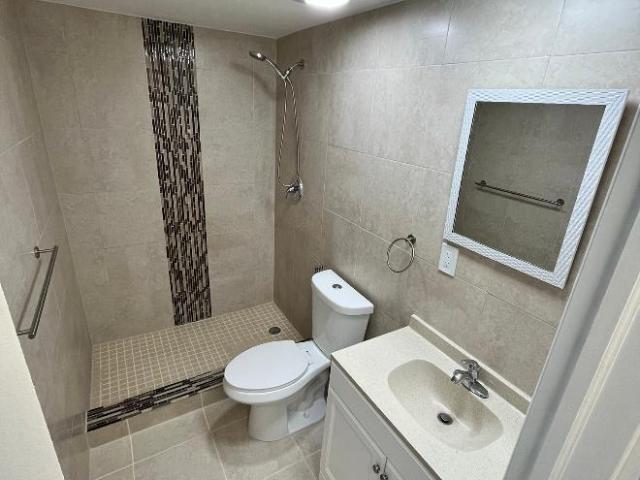 2 Br, 1 bath, Condo 12860 SW 12th St
