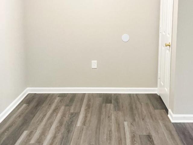 2 Br, 1 bath, Condo 12 Barden Pl