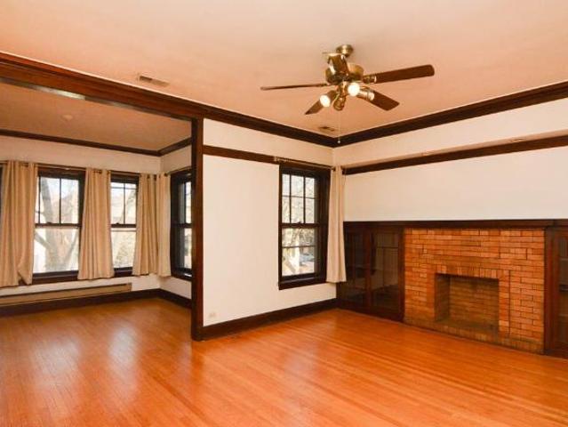 2 Br, 1 bath, Condo 1309 W Newport
